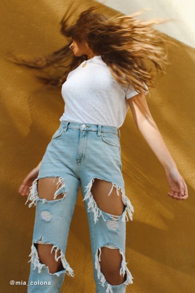 20 Modern Ripped Mom Jeans