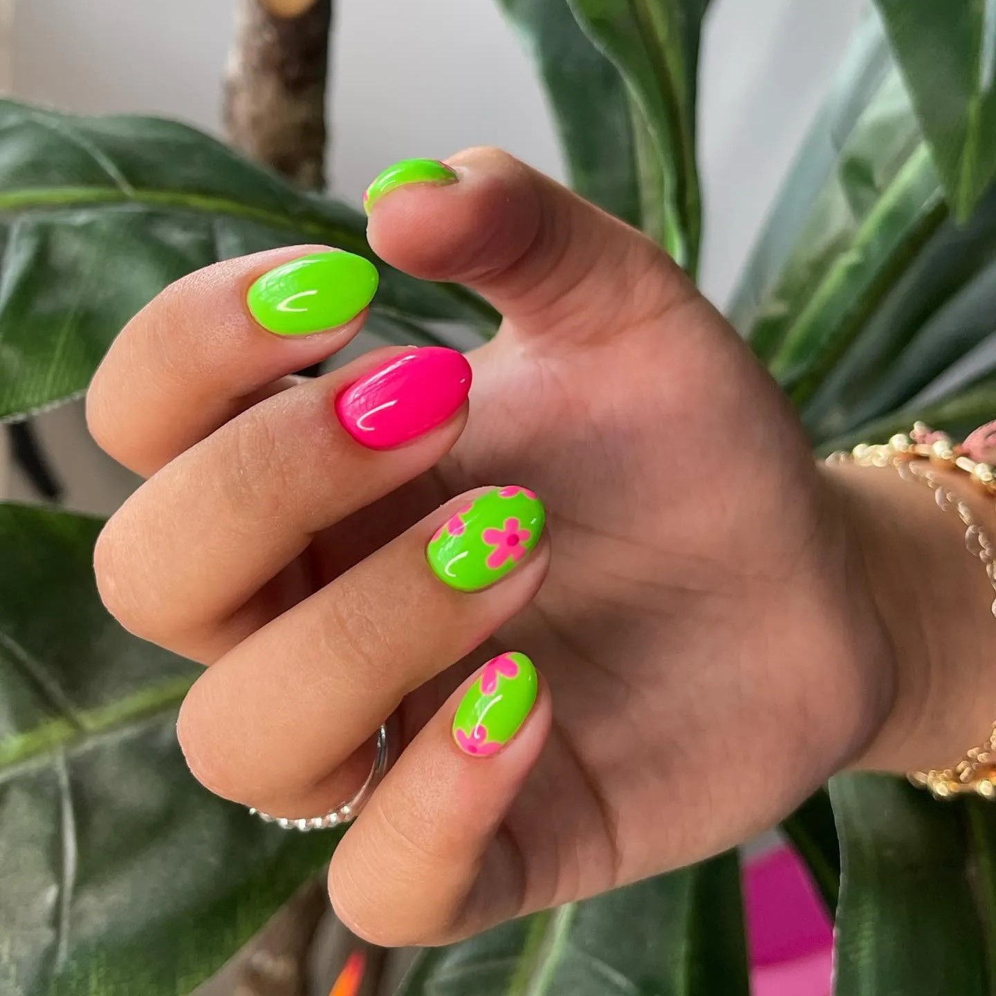 41 Ideas Short Nails for Summer 2023: Trends and Care Tips