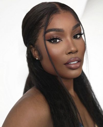 Versatile and Chic: Long Weave Hairstyles for Black Women with a ...