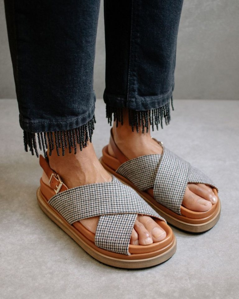 Fall Sandals Outfits 2023 20 Ideas: Embrace Comfort and Style! - Fall ...