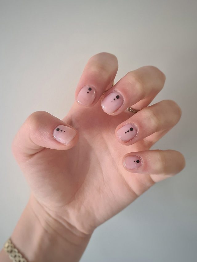 Round Nails 16 Ideas: Embrace the Beauty of Circular Nail Designs ...