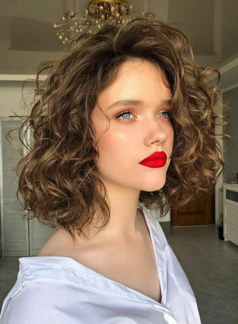 Winter Hairstyles for Curly Hair 2023-2024 18 Ideas: Stay Cozy and ...