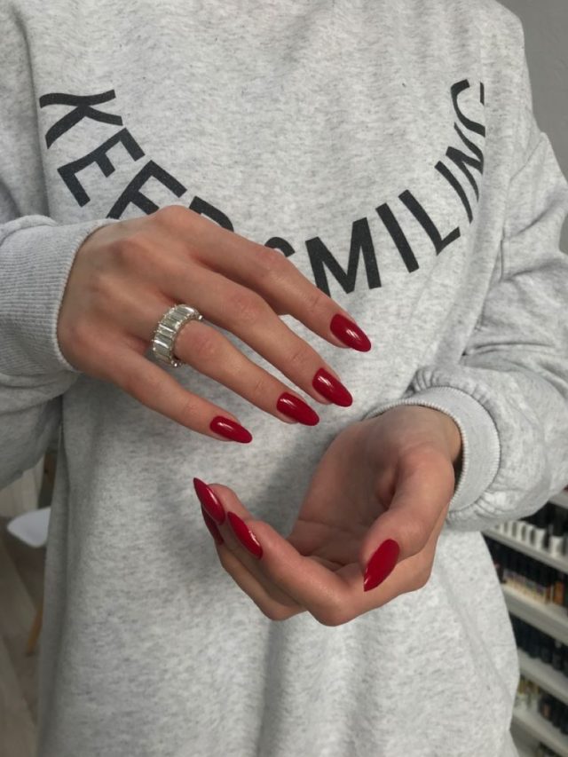 Red Nail Trends for Winter 2023 - 2024 20 Ideas: Stay Chic and Cozy ...