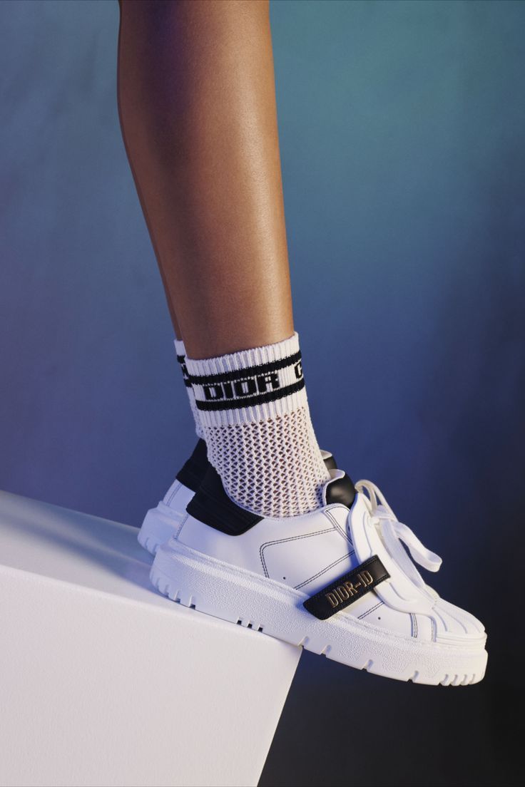 Explore 2024's Sneaker Styles: Where Fashion Meets Functionality