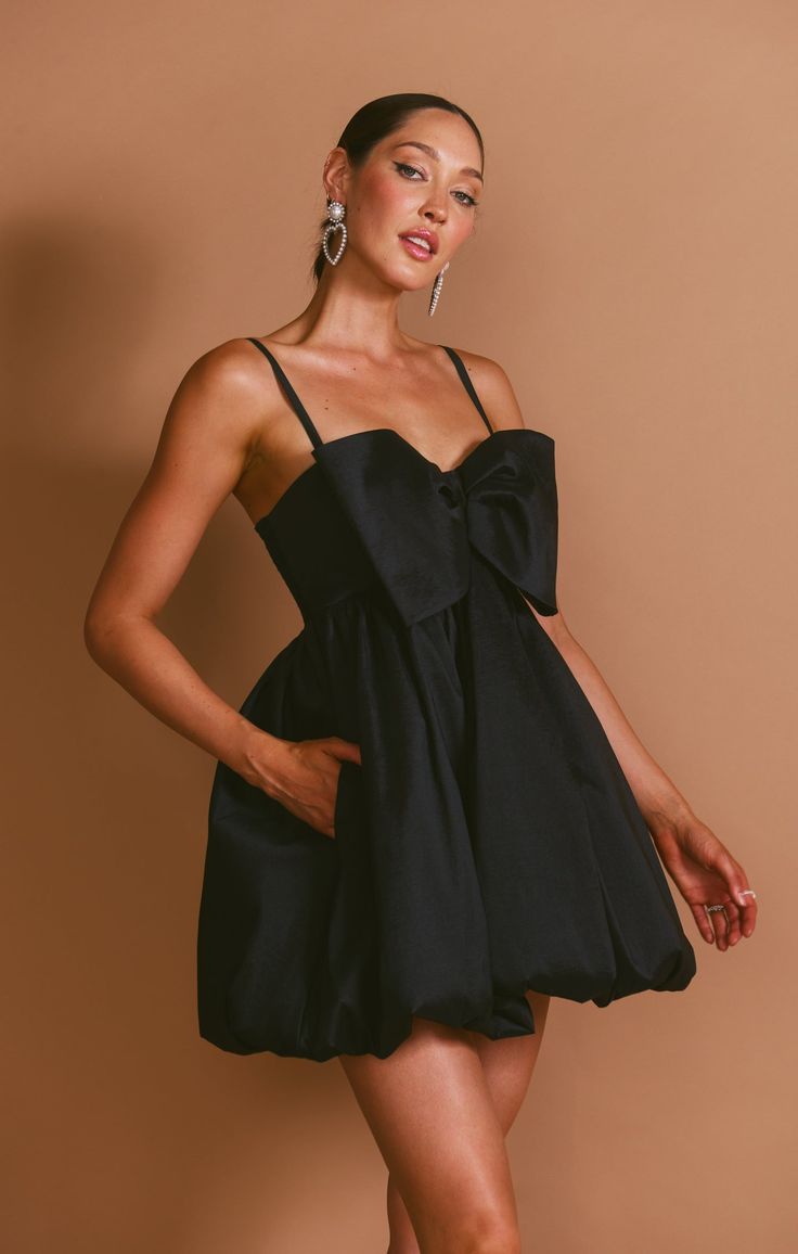 Explore Chic Bow Outfits 2024: Classy Dresses and Casual Styles