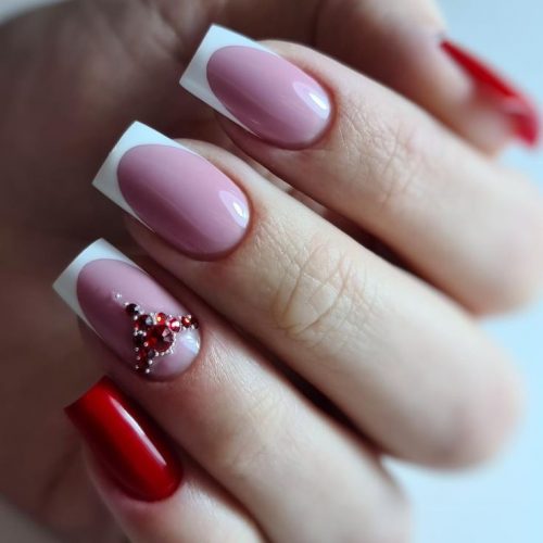 Nail Rhinestone Design Ideas 2024: Glamour at Your Fingertips