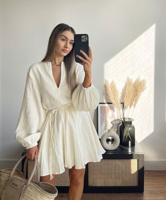 Embrace Spring 2024 with Stylish Outfits: From Jeans to Gymwear