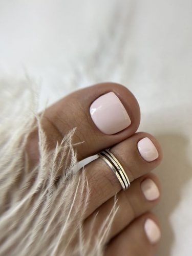 Embrace 2024's Brightest Pedicure Trends for Spring
