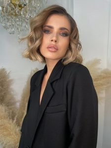 Embrace 2024's Spring Short Hair Color Trends and Styling Ideas