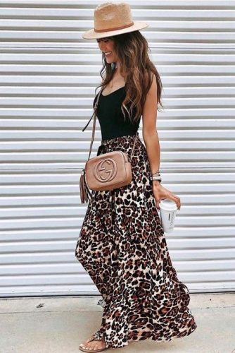 Embrace April 2024 with Stylish Women's Outfits and Trends