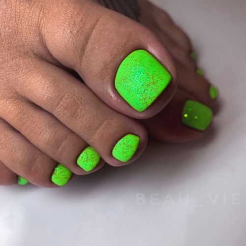 Top Summer 2024 Toe Nail Trends: Bright, Classy Designs & Natural Looks