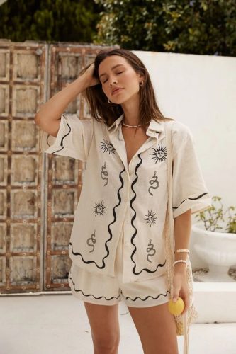 Chic Summer Wear 2024: Vogue-Approved Trends and Styling Tips