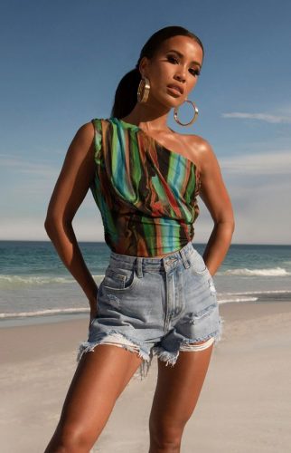 Summer Vacation Outfits 2024: Chic Beach Styles for Women and Modest Trends