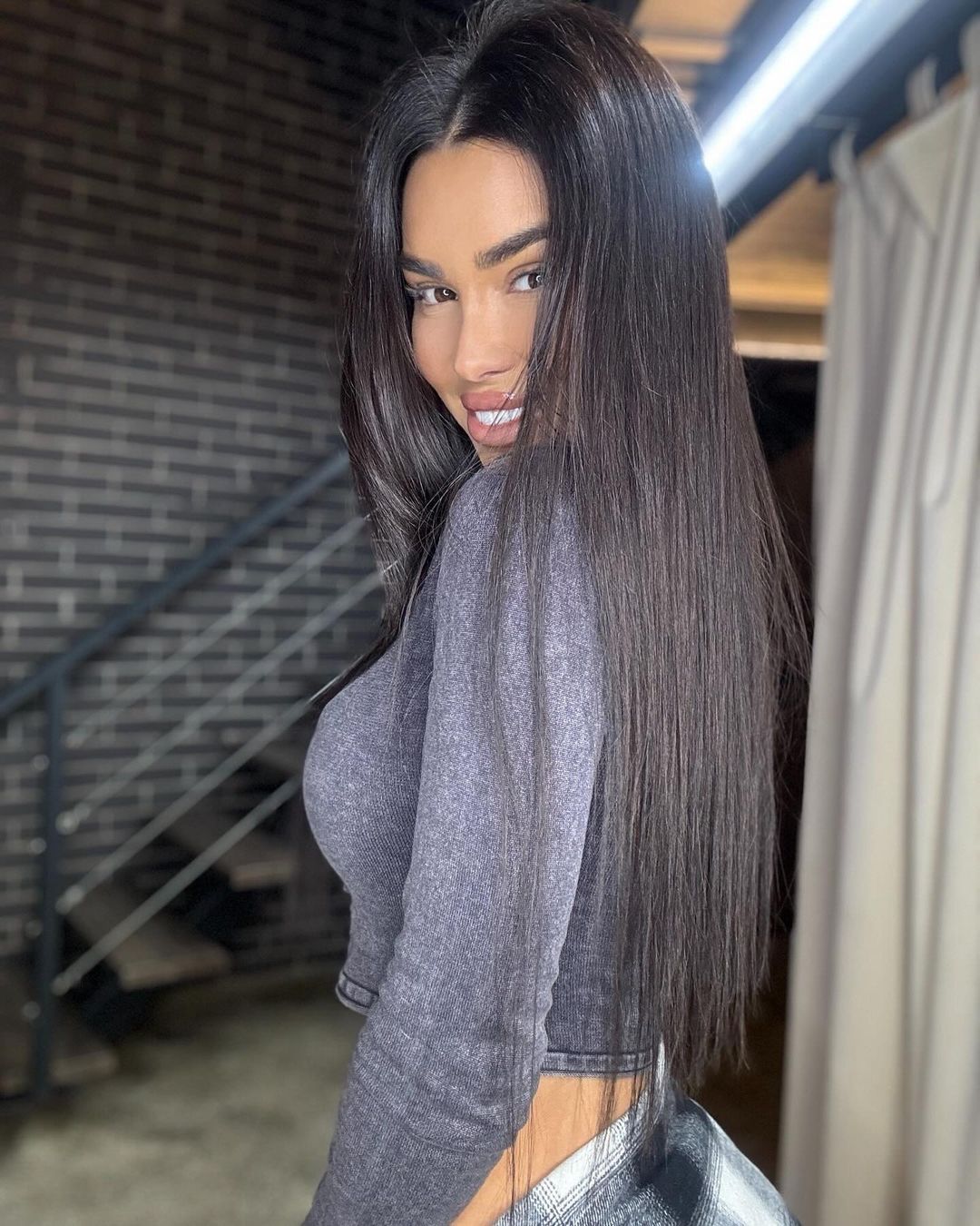 Explore Top Brunette Hair Colors for Summer 2024 - From Sun Kissed ...