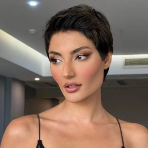 Top Short Hairstyles for Summer 2024 - Fresh, Easy & Chic Looks