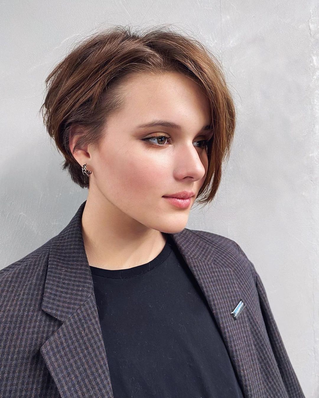 Chic Short Summer Haircuts for Women - Stay Cool & Stylish in 2024