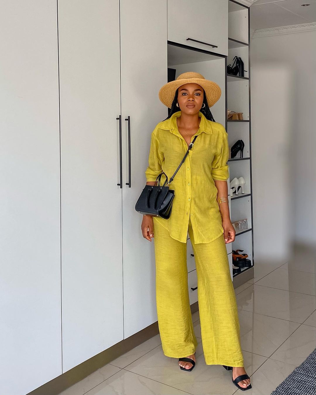 Elegant & Casual Chic: Summer Fashion to Enhance Your Body Type Aesthetics