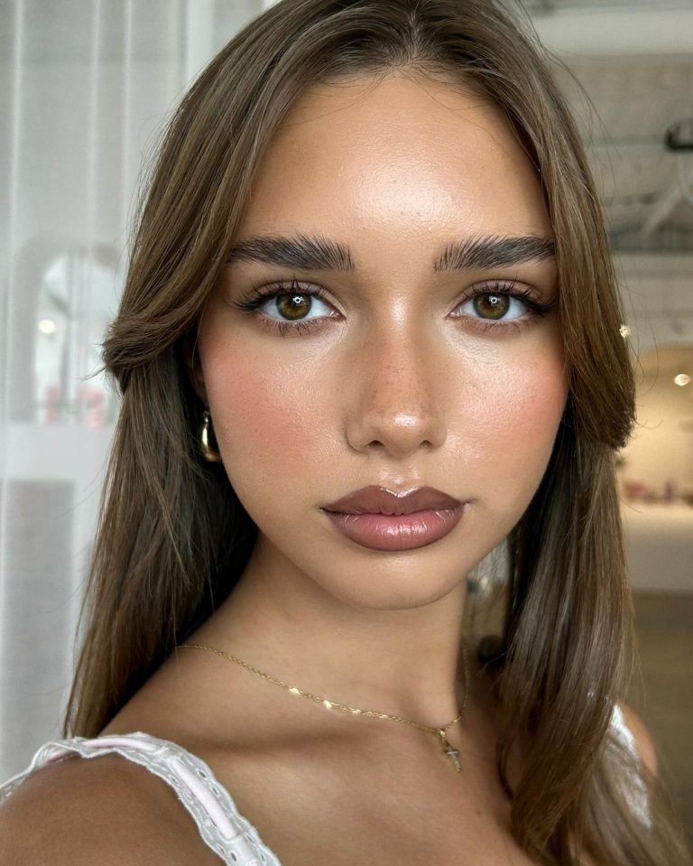 Achieve the Perfect Summer Sun Kissed Makeup Looks
