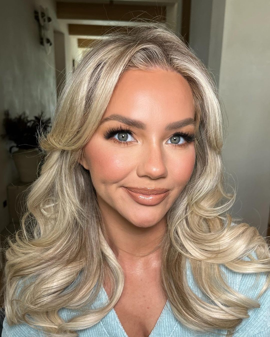 Achieve the Perfect Summer Sun Kissed Makeup Looks