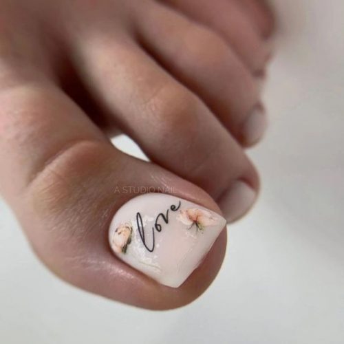 Beach-Ready Toe Nail Designs for Summer 2024: Colors, Glitter, Art
