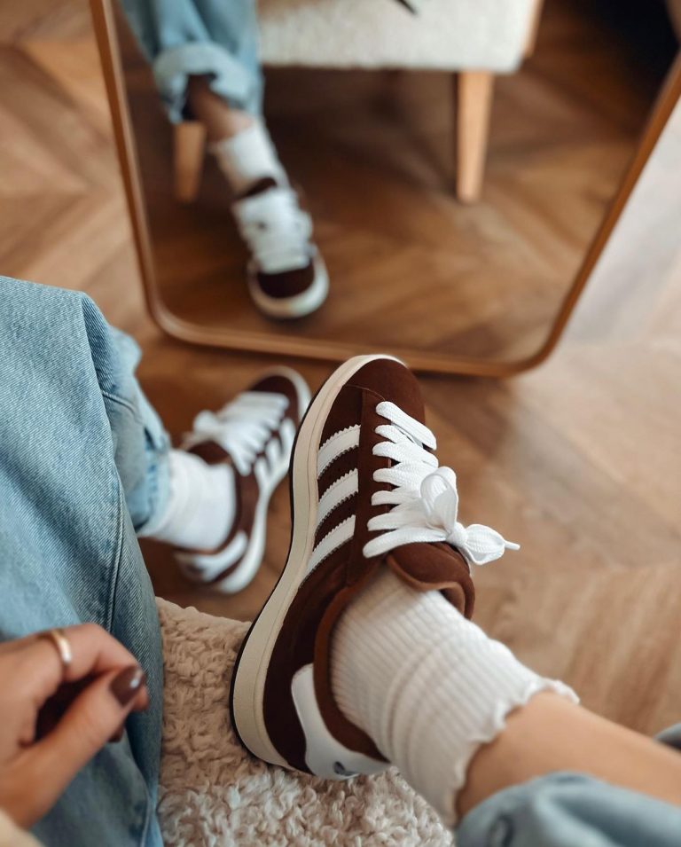 27 Ideas for Fall Women's Sneakers: Trendy, Cute, and Comfy Outfits