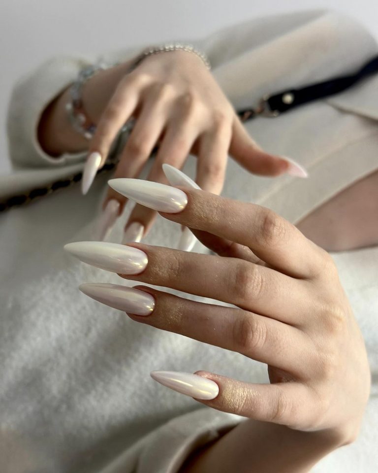 28 Graduation Nail Ideas: Simple, Elegant Designs in Red, White, Blue ...