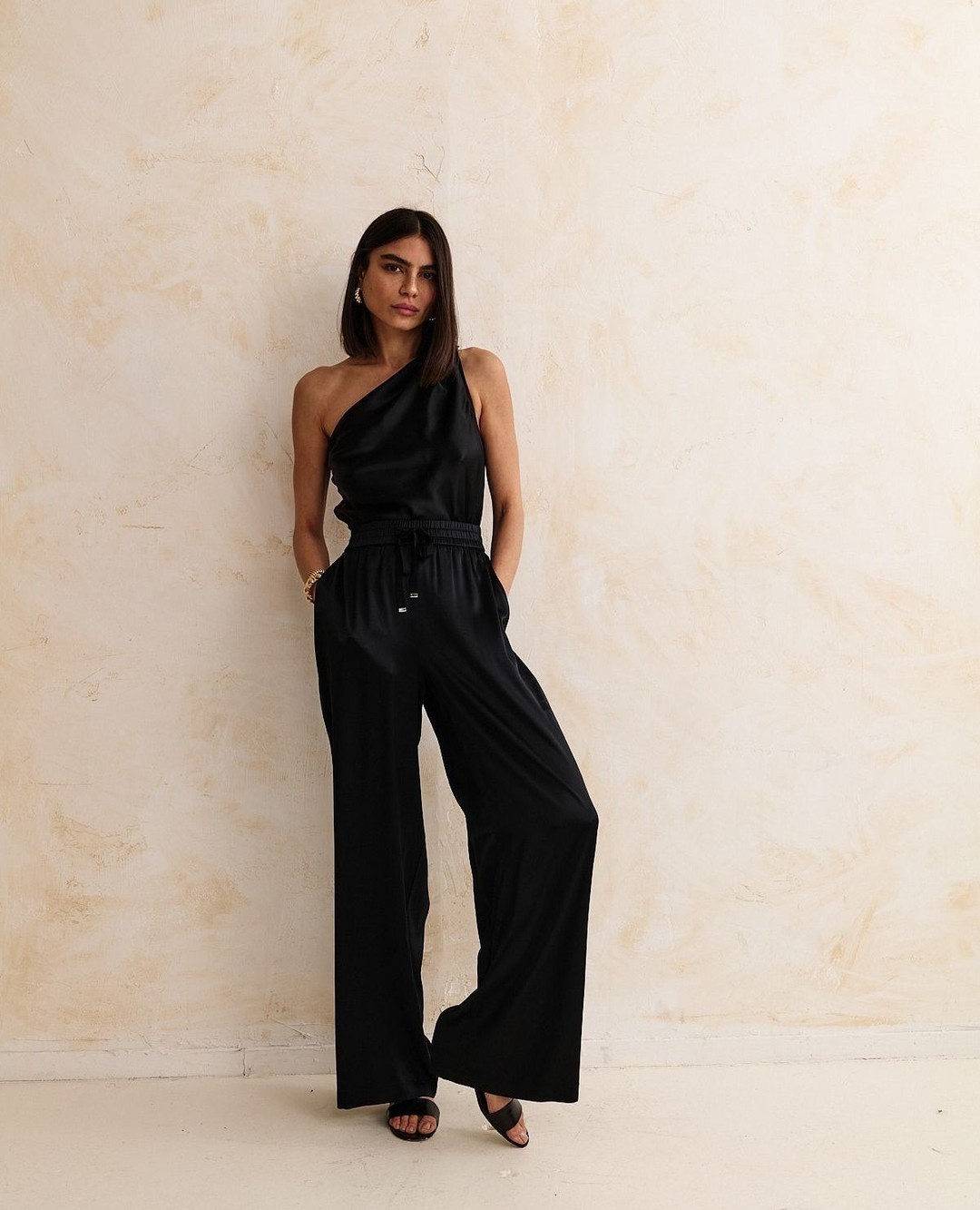 26 Bar Crawl Outfit Ideas - Cute, Casual & Classy Styles for Every Event