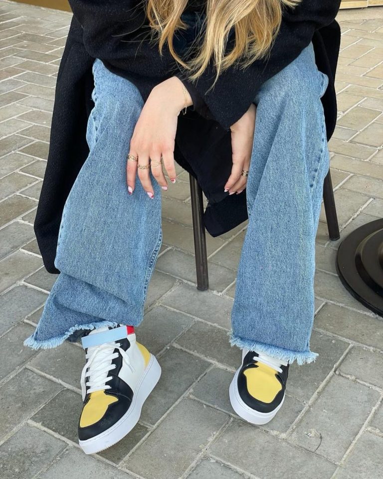 27 Ideas for Fall Women's Sneakers: Trendy, Cute, and Comfy Outfits