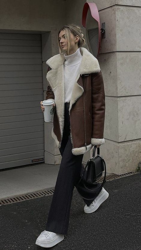 NYC Fall Outfits: 28 Ideas for Street Style, Chic Looks, and Cozy Comfort