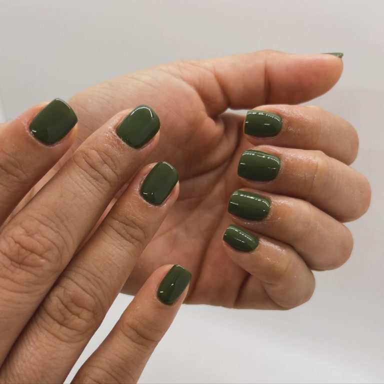 25 Trendy Olive Green Fall Nails Ideas: Acrylic, Designs, and More