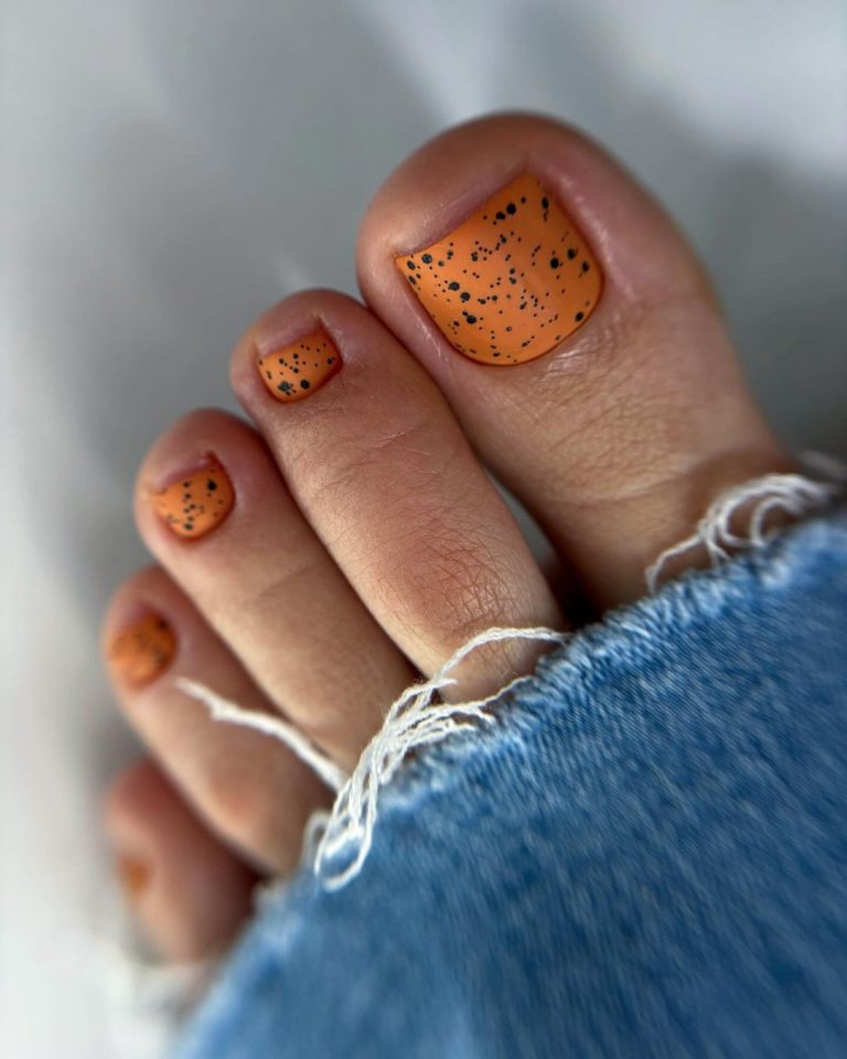 Stunning Fall Toe Nail Art 25 Ideas - Designs, Colors, and Pedicure Trends