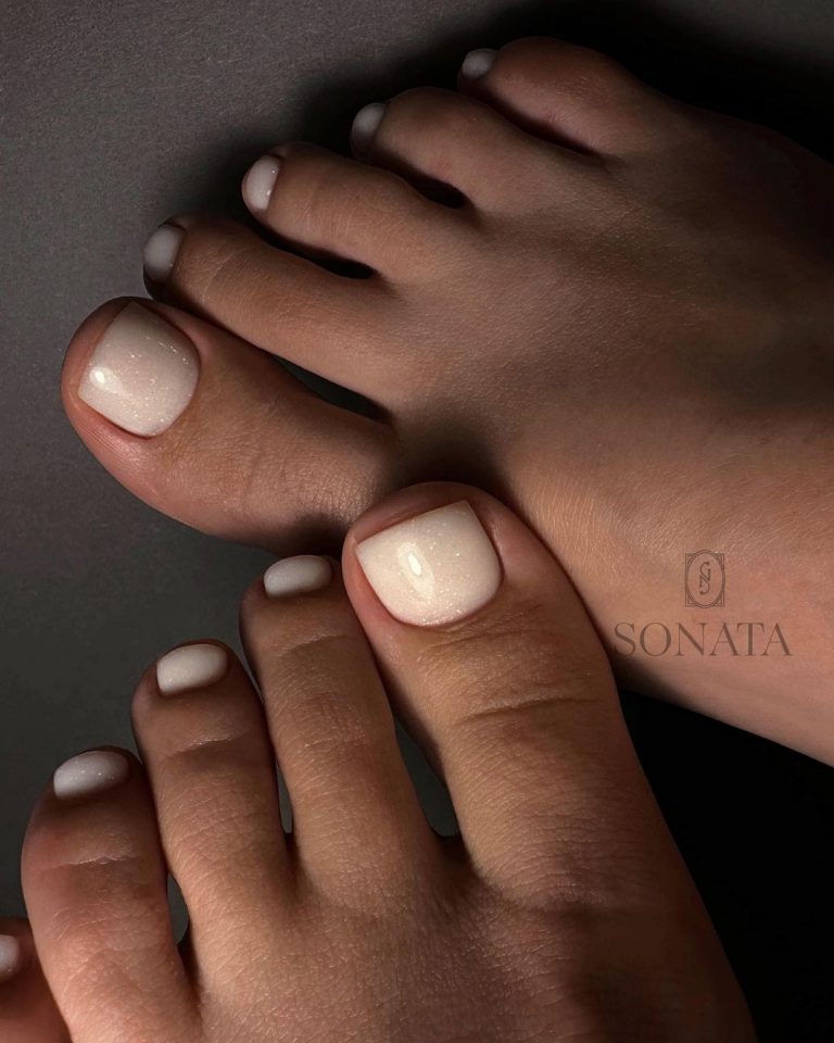 Fall Toe Nail Colors 2024 - 25 Best Ideas for Stunning Autumn Pedicures