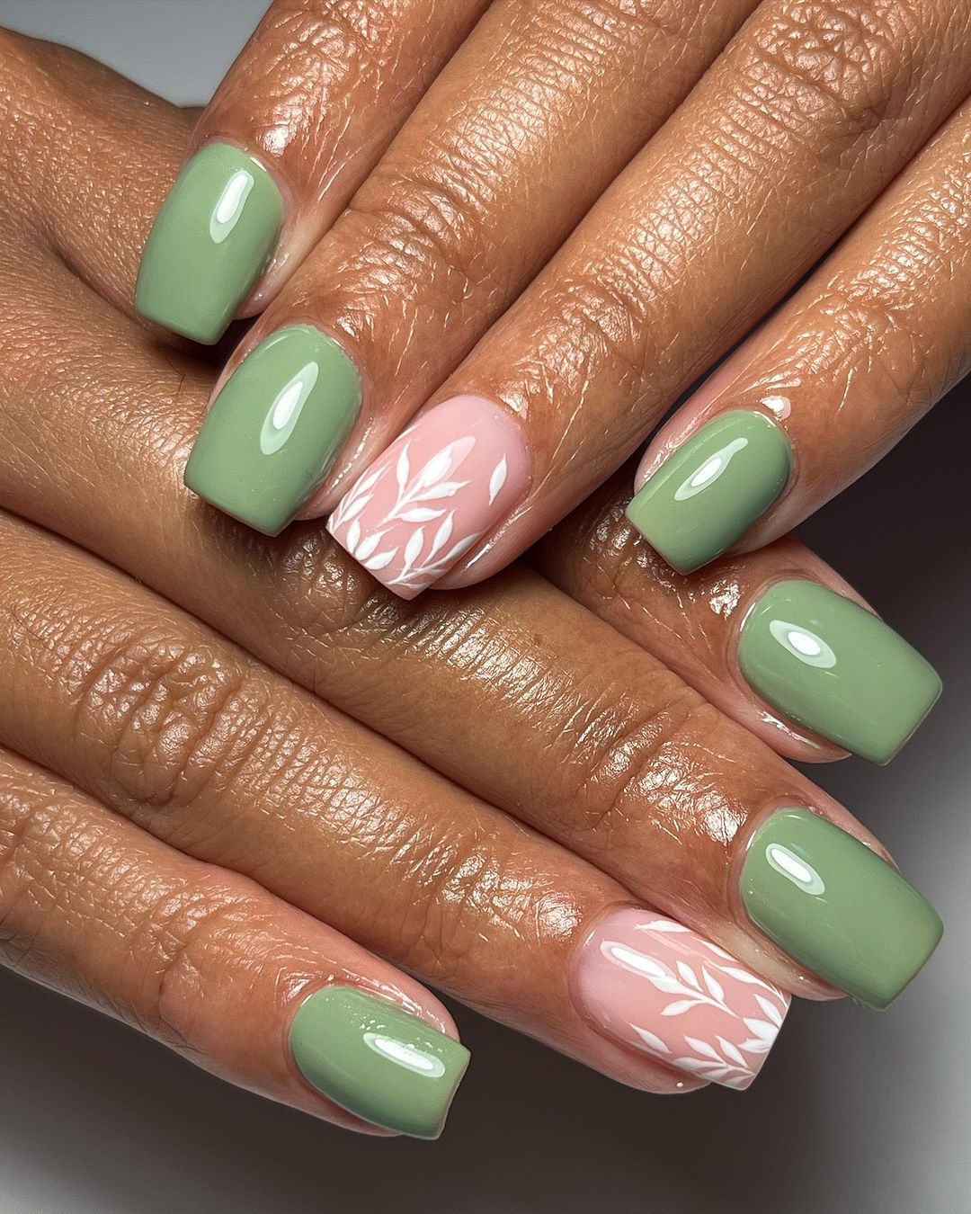 25 Trendy Olive Green Fall Nails Ideas: Acrylic, Designs, and More