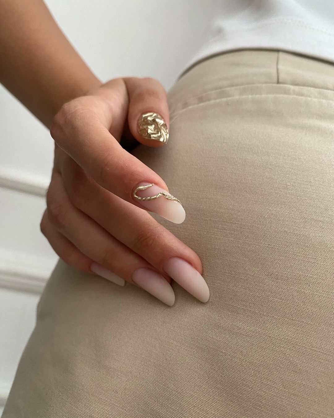 25 Ideas for Fall Shellac Nails 2024: Designs, Colors, and Trends