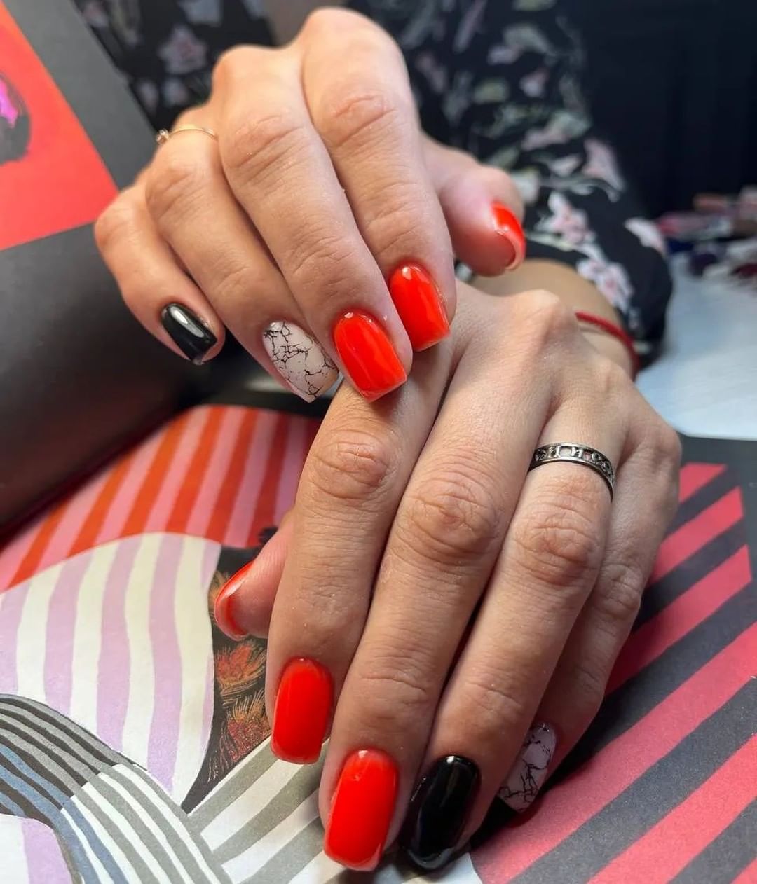 25 Ideas for Fall Shellac Nails 2024: Designs, Colors, and Trends