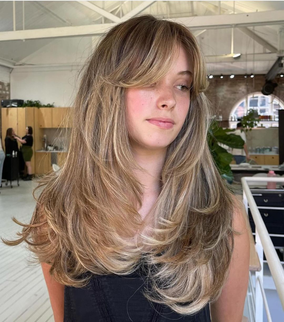 Fall Hairstyles with Curtain Bangs 2024 - 26 Ideas, Trends, and Tips