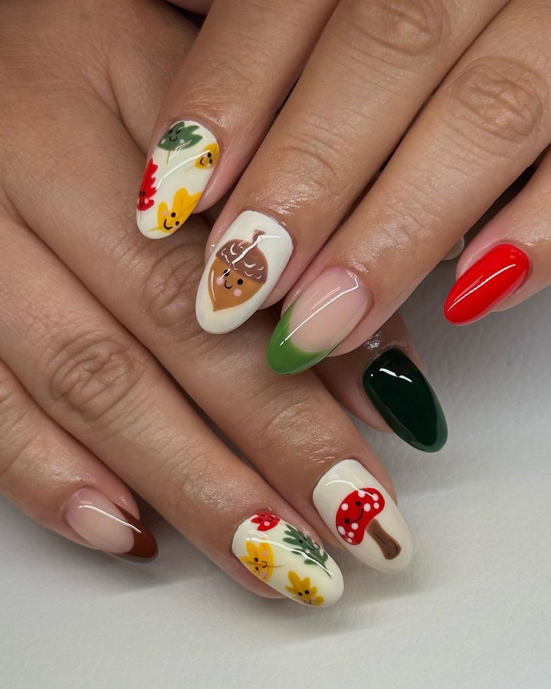 Cute Fake Nails for Fall 24 Ideas: Trendy Designs and Inspo