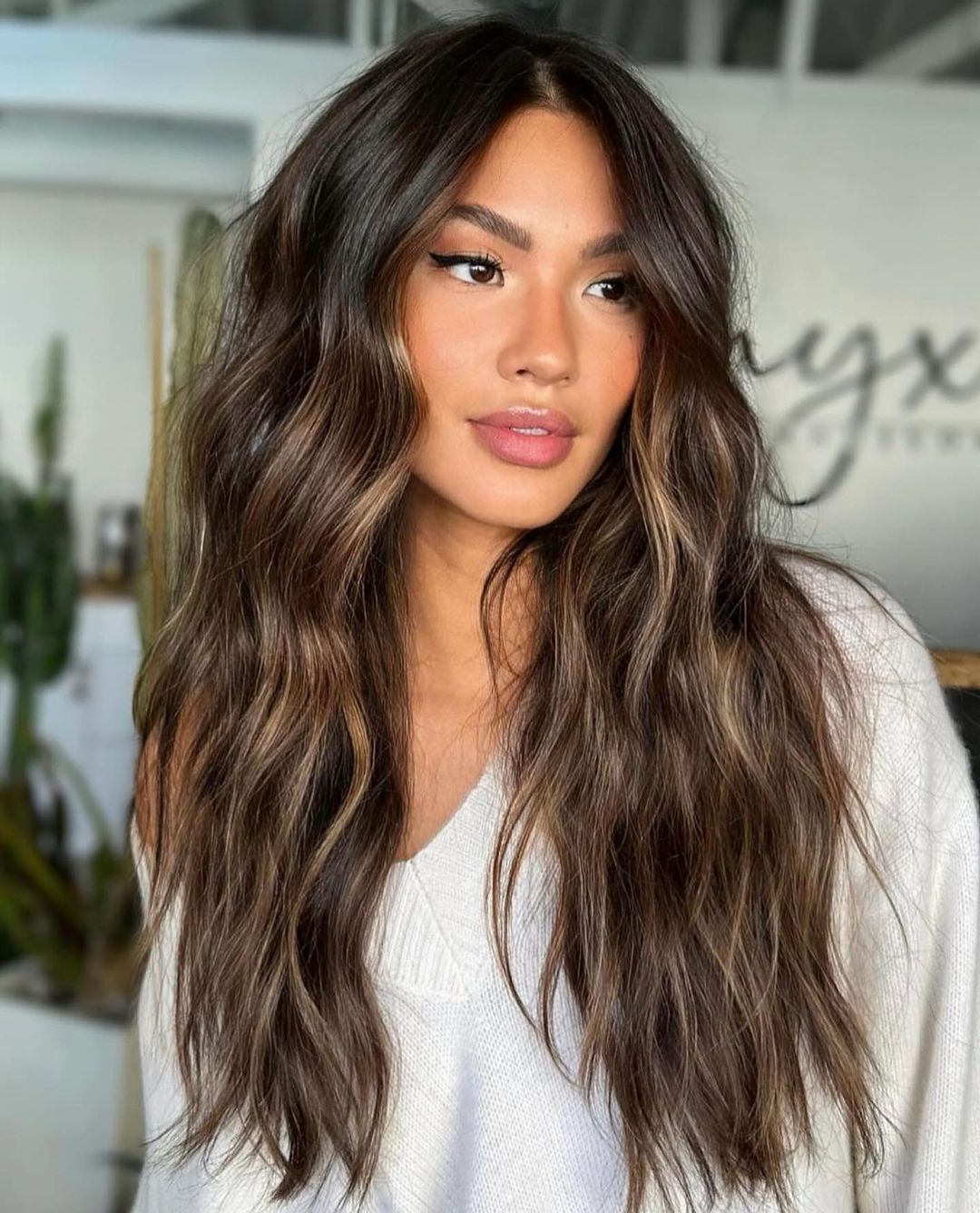 Long Haircut 2025: 25 Ideas for Layers, Bangs, and World Styles for Women