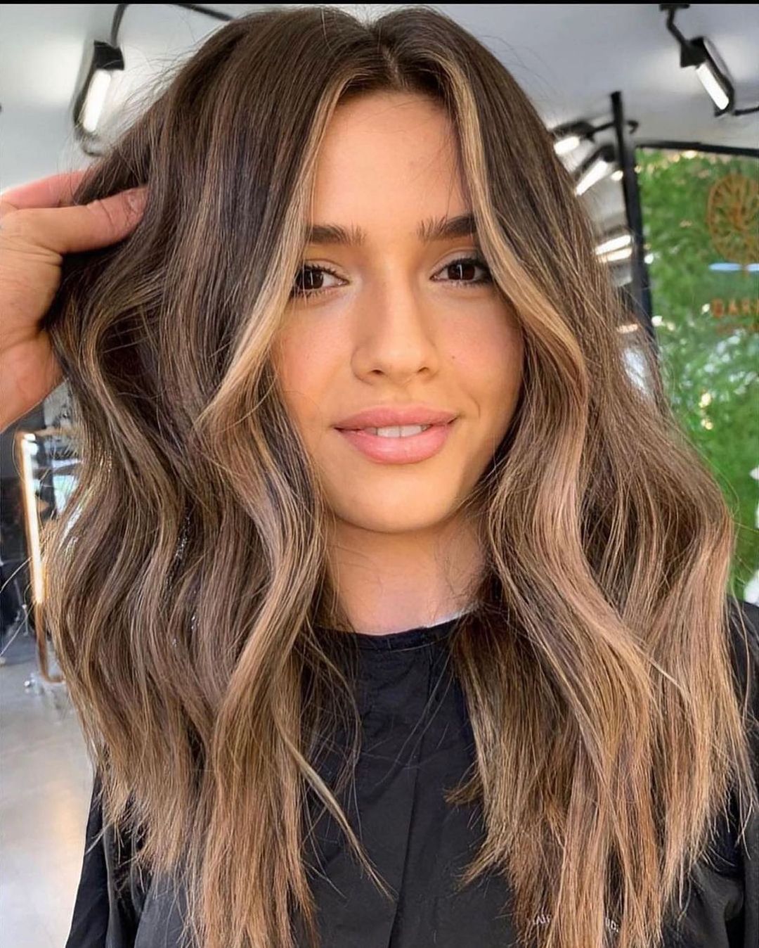 23 Trendy Mid Length Haircut Ideas for 2025: Layers, Bangs, Styles for ...
