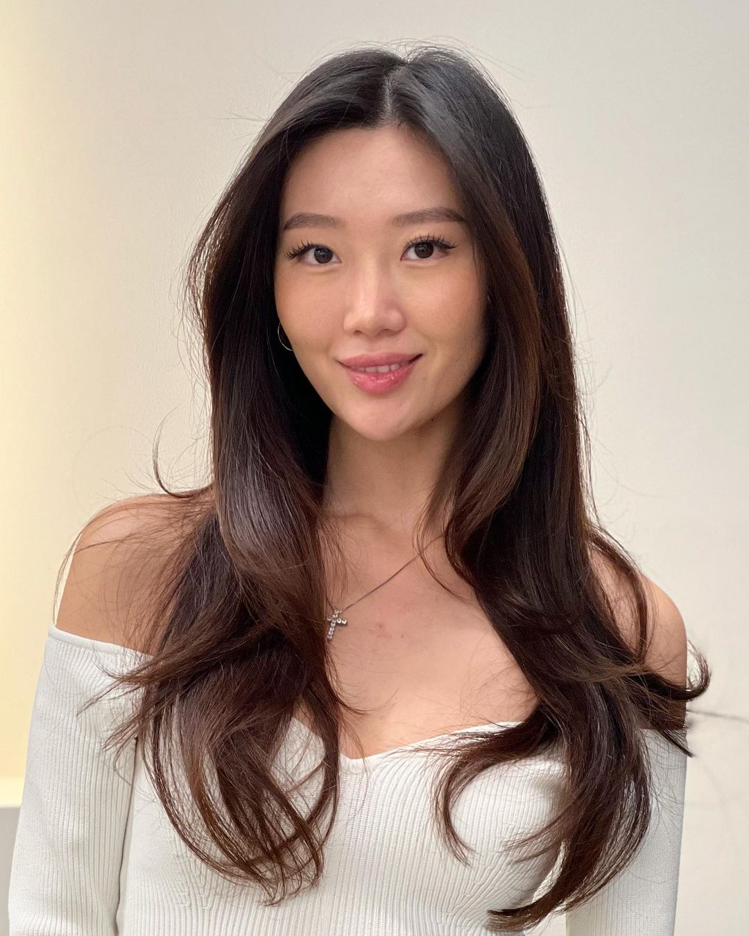Long Haircut 2025: 25 Ideas for Layers, Bangs, and World Styles for Women