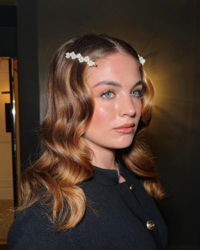 24 Christmas Hair Ideas for Women: Cute, Easy, Festive Styles for 2024-2025