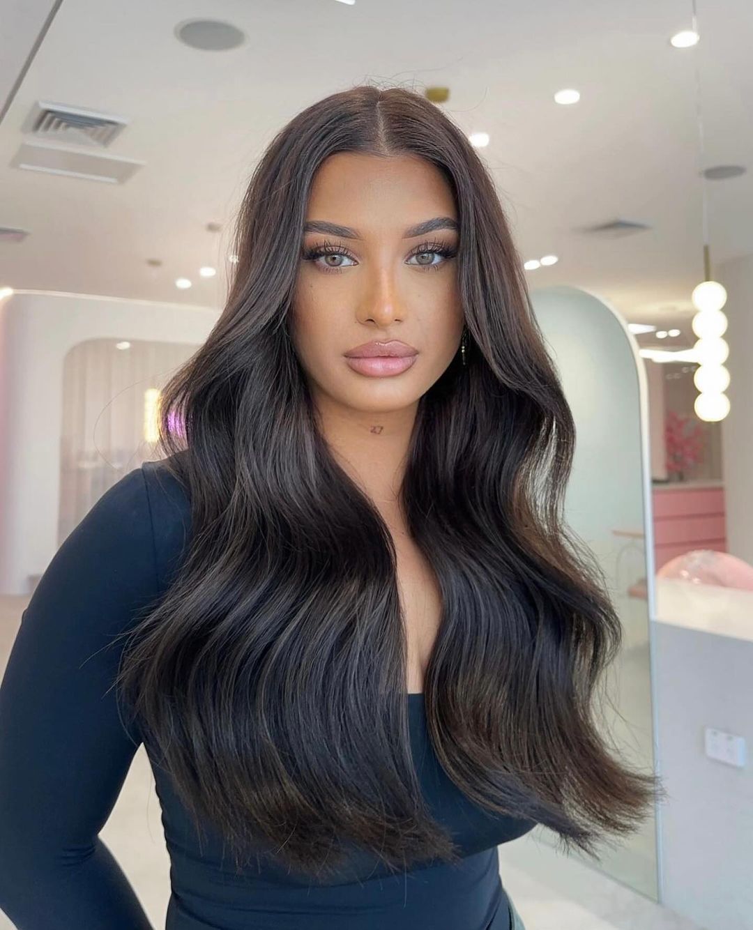 Long Haircut 2025: 25 Ideas for Layers, Bangs, and World Styles for Women