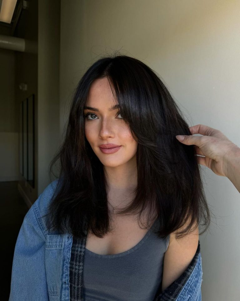 23 Trendy Mid Length Haircut Ideas for 2025: Layers, Bangs, Styles for ...