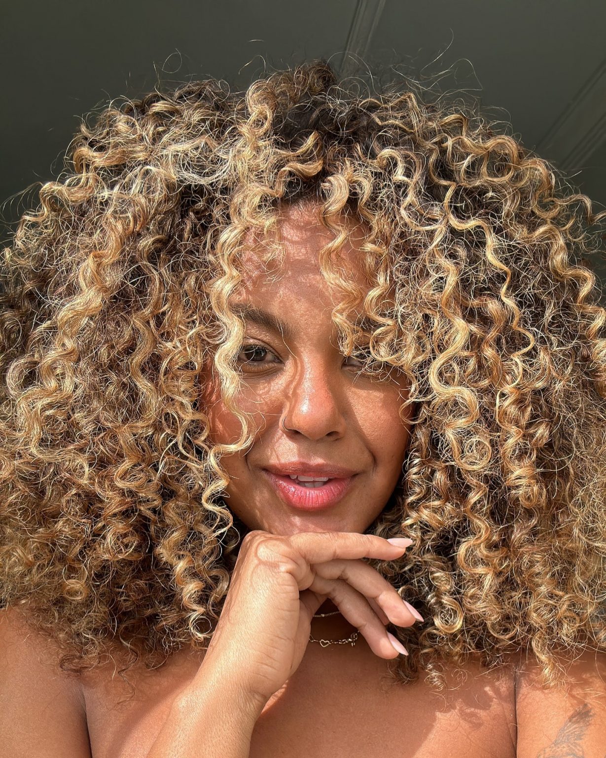 Short Curly Hair with Layers 2025: 23 Trendy Ideas for Medium, Shaggy ...