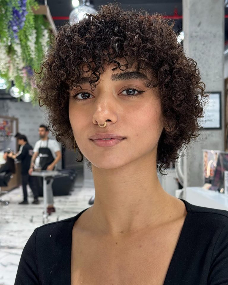 Short Curly Hair with Layers 2025: 23 Trendy Ideas for Medium, Shaggy ...