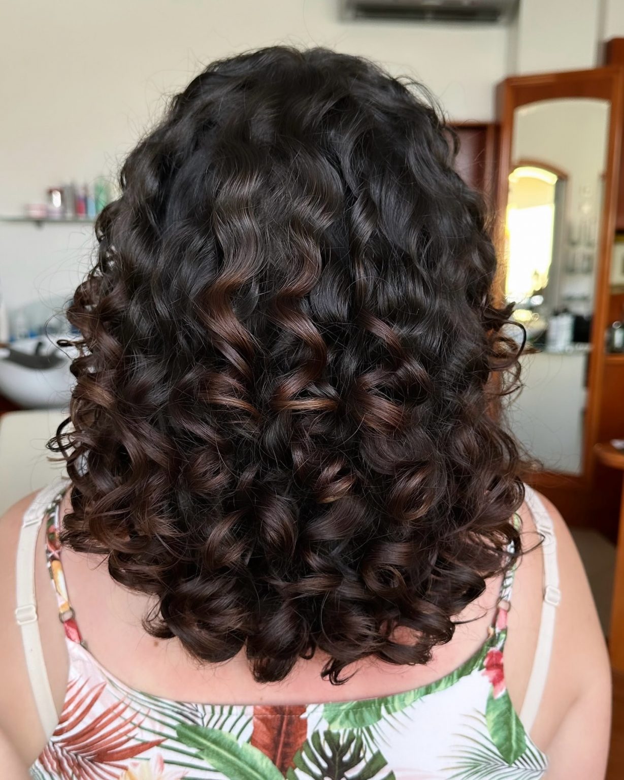 Short Curly Hair with Layers 2025: 23 Trendy Ideas for Medium, Shaggy ...