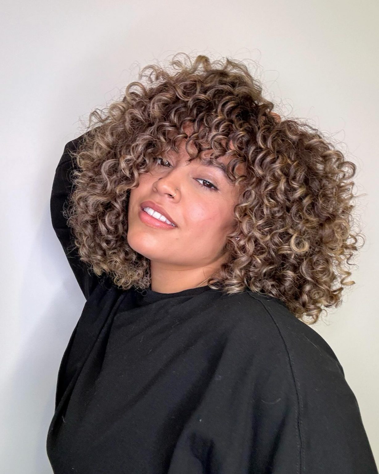 Short Curly Hair with Layers 2025: 23 Trendy Ideas for Medium, Shaggy ...