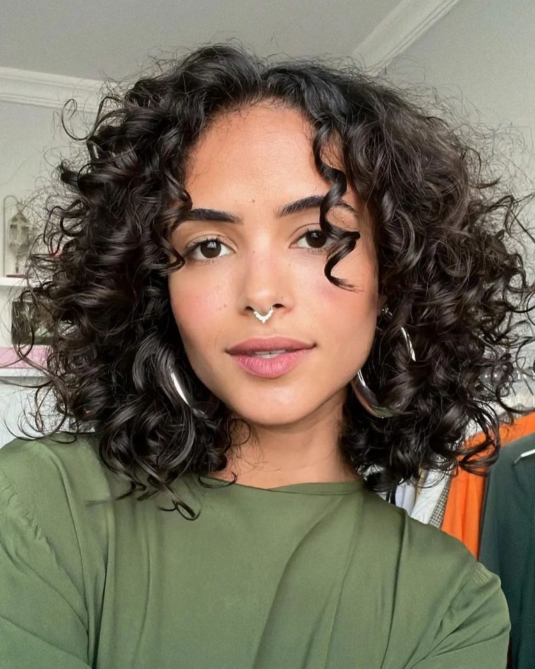 22 Trendy Short Curly Haircuts for Women in 2025 – Natural Curls, Bobs ...