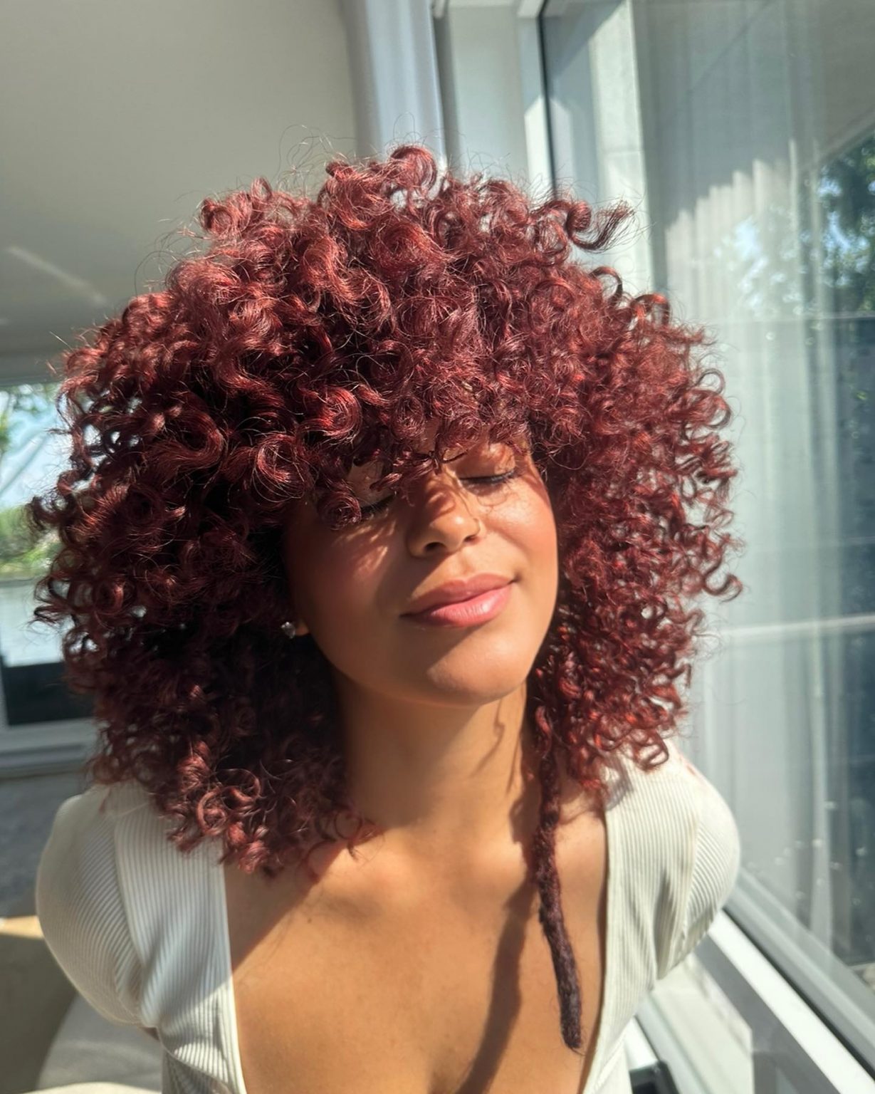 Short Curly Hair with Layers 2025: 23 Trendy Ideas for Medium, Shaggy ...