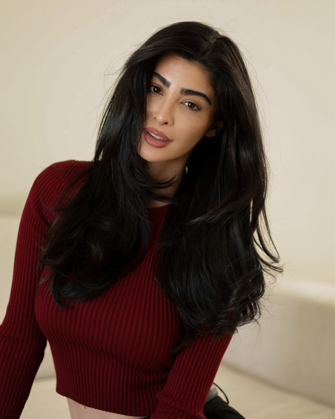 21 Mid Length Hair with Layers Ideas 2025: Trendy Medium Cuts for Women